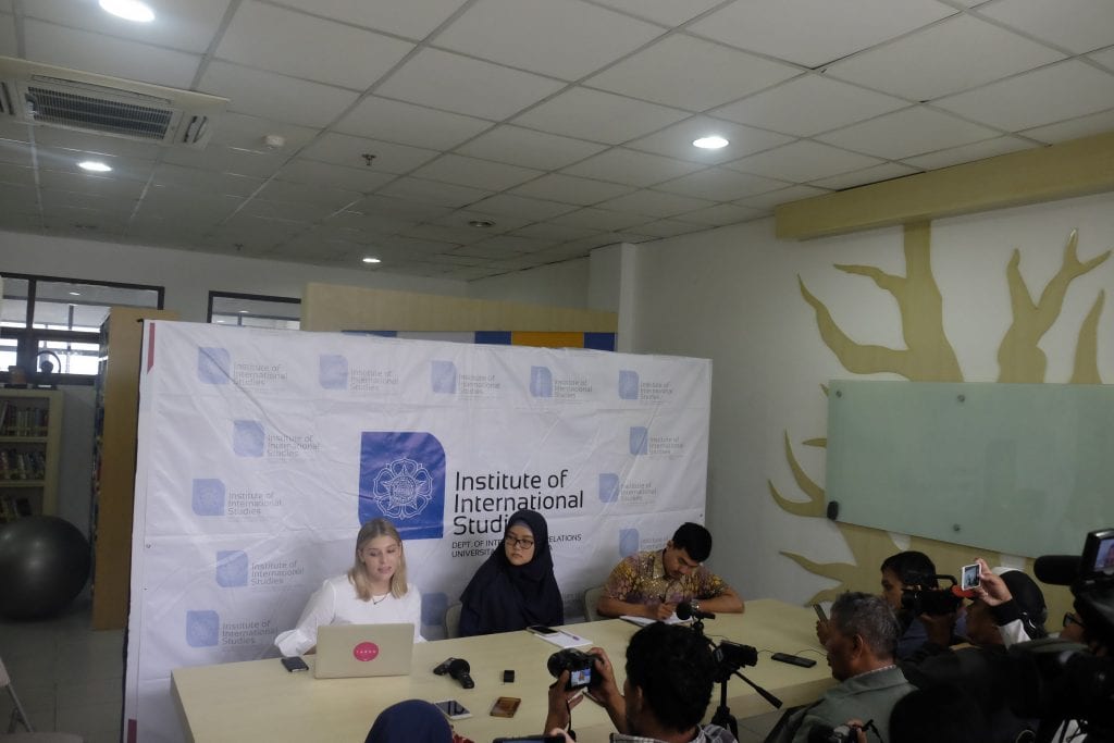 Press Conference Institute of International Studies: Virus Corona Bukan ...