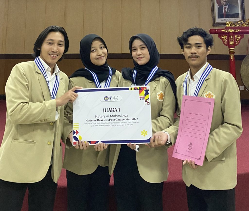 Tim Mahasiswa PSdK Fisipol UGM Raih Juara 1 National Business Plan ...